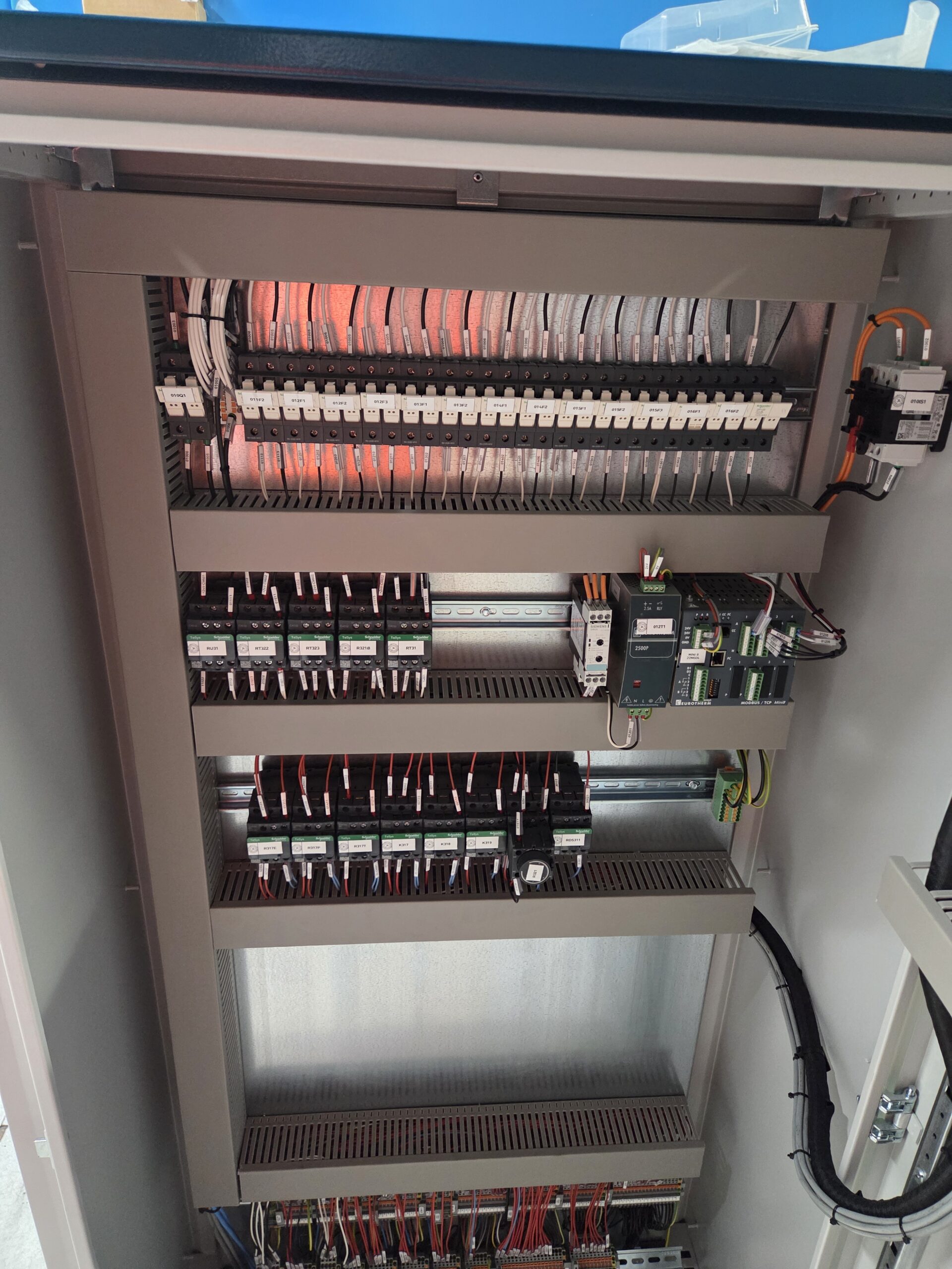Électricité Industrielle et Tertiaire : Expert de l'Installation ...